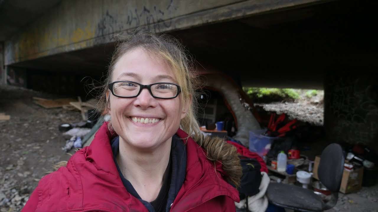 Homeless In Seattle. Amanda. - ELT Buzz Video Lessons